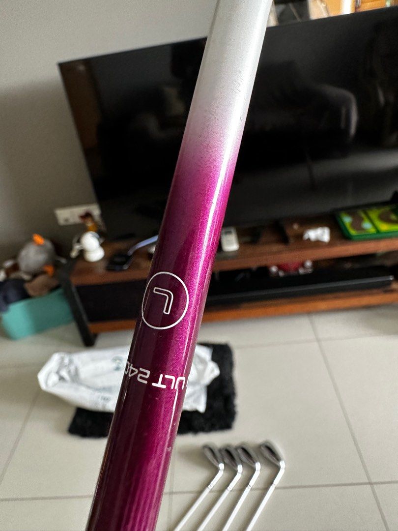 Ping Ladies GLe2 Irons (ULT240). 5 piece (PW, 6-9), Sports Equipment ...