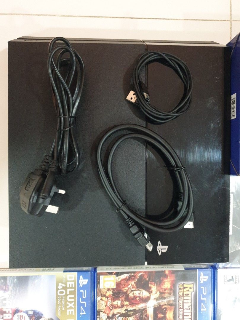 PlayStation 4 Full set with controller and games, Video Gaming, Video ...