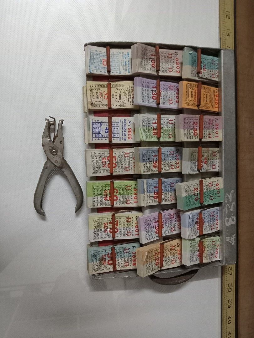 Set konduktor bas lama, Hobbies & Toys, Collectibles & Memorabilia ...