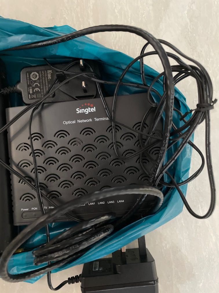 Singtel wireless router + optical network terminal, Computers & Tech ...
