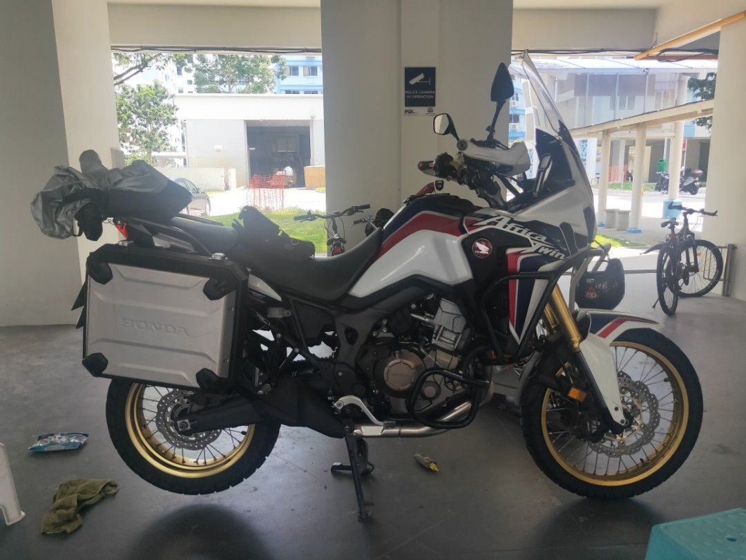 Stock Africa Twin crf1000L gold rims with Shinko E705 tyres with 70% ...