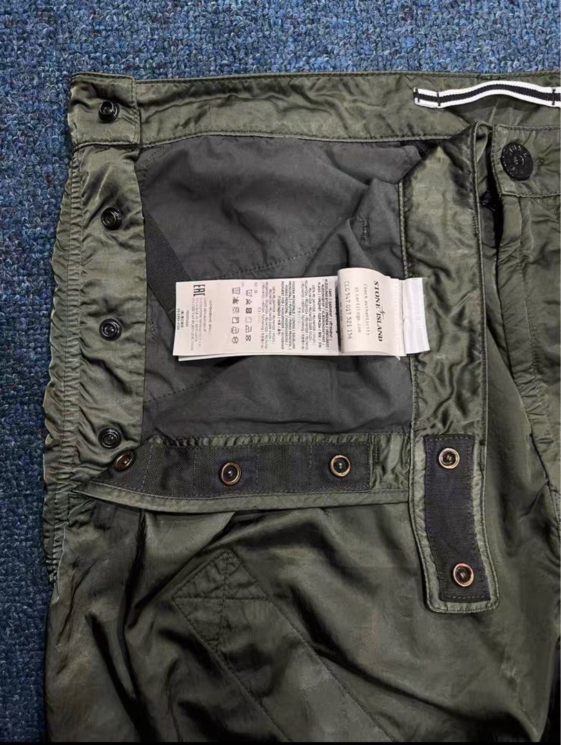 Stone Island 21FW NYLON RASO TC cargo pants, Men's Fashion, Bottoms, Joggers on Carousell