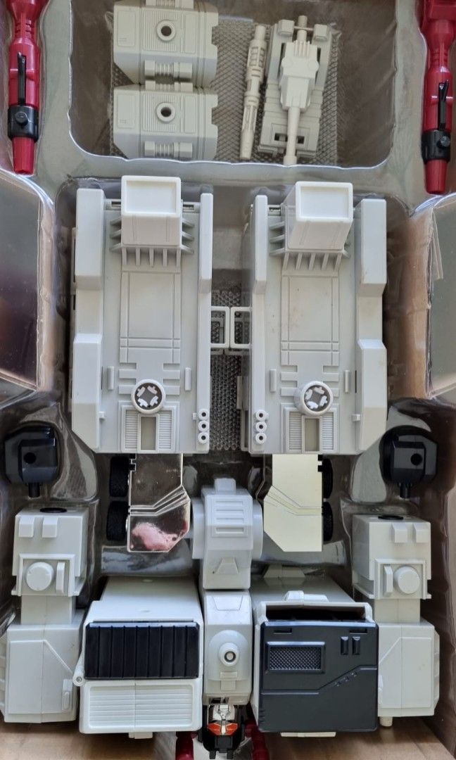 Takaratomy Transformer Encore Skylynx Omega Supreme Metroplex and ...