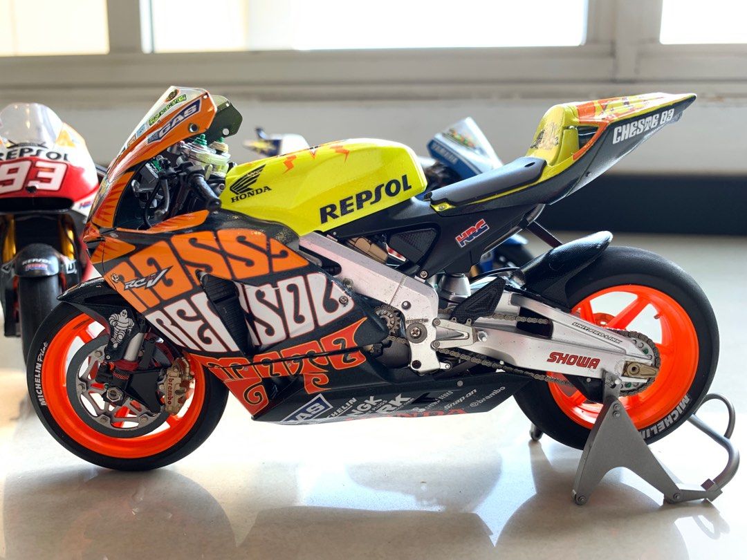 (Valencia Rossi No.46)Tamiya 1/12 Honda repsol rc211v 2003, Hobbies ...