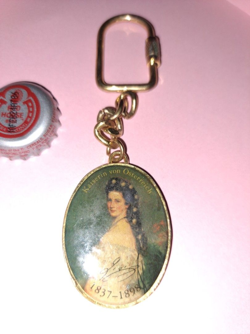 Victorian Vintage 1837 - 1898 Keychain on Carousell