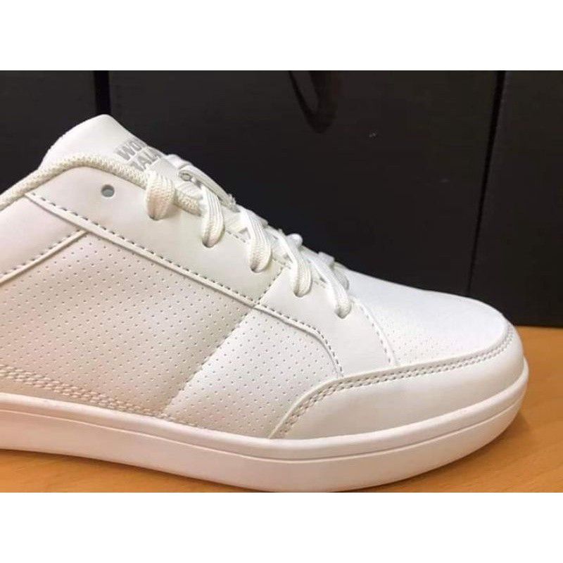 World Balance White Shoes, Women's Fashion, Footwear, Sneakers on Carousell