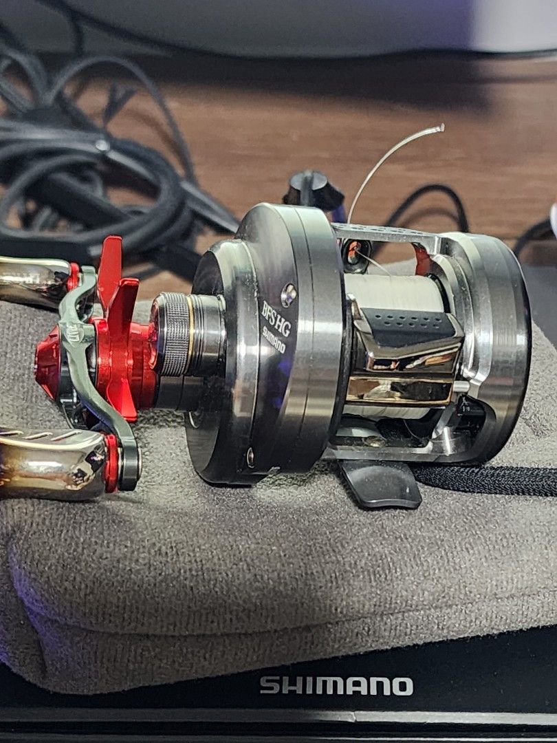 17 Shimano Calcutta Conquest BFS HG left with Avail star drag and Livre ...