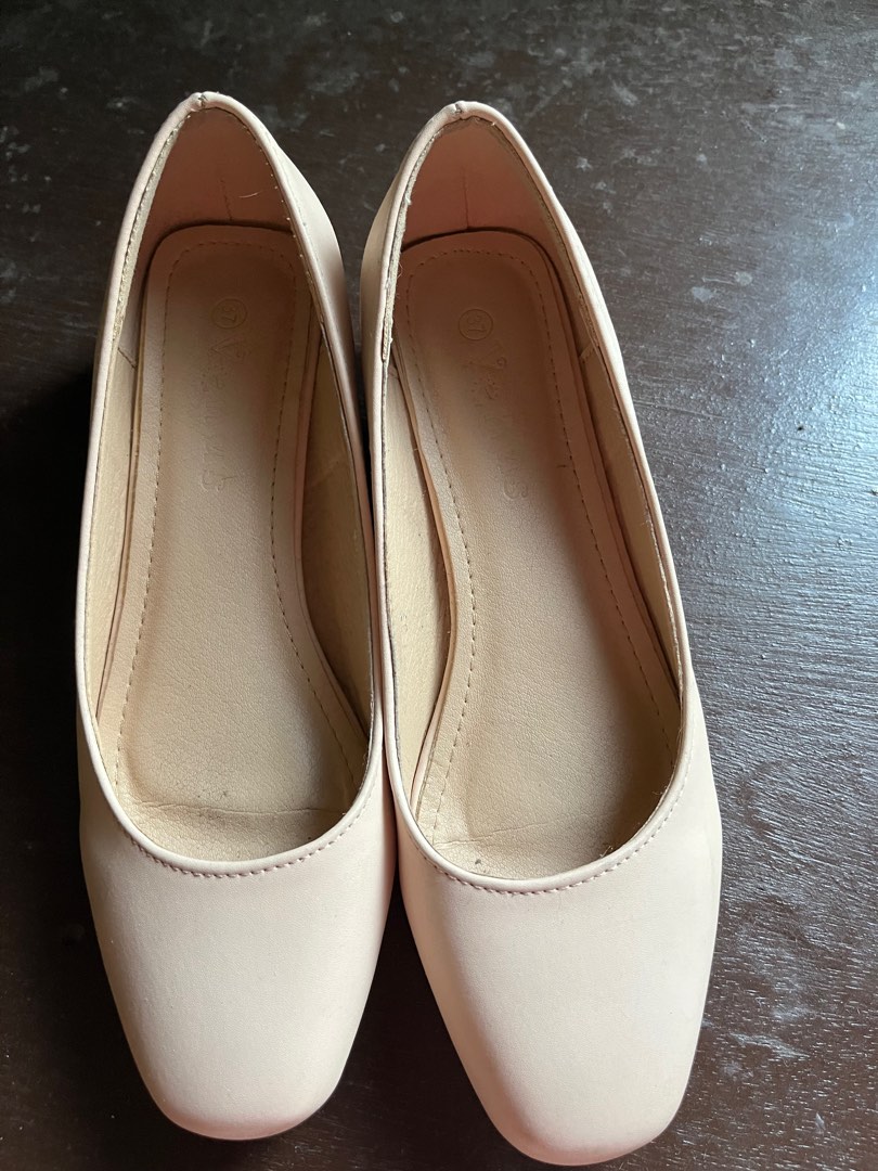 1 inch block heel cream color on Carousell