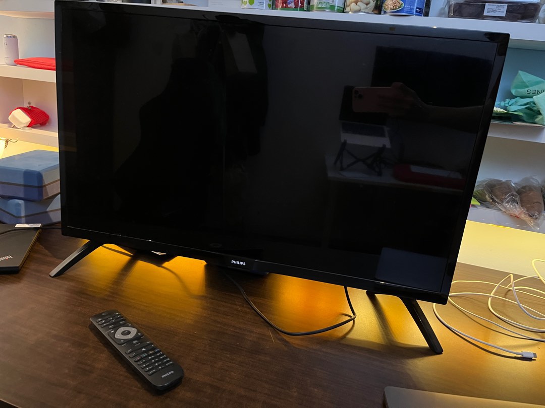 32" Phillips tv monitor screen with stand, TV & Home Appliances, TV ...