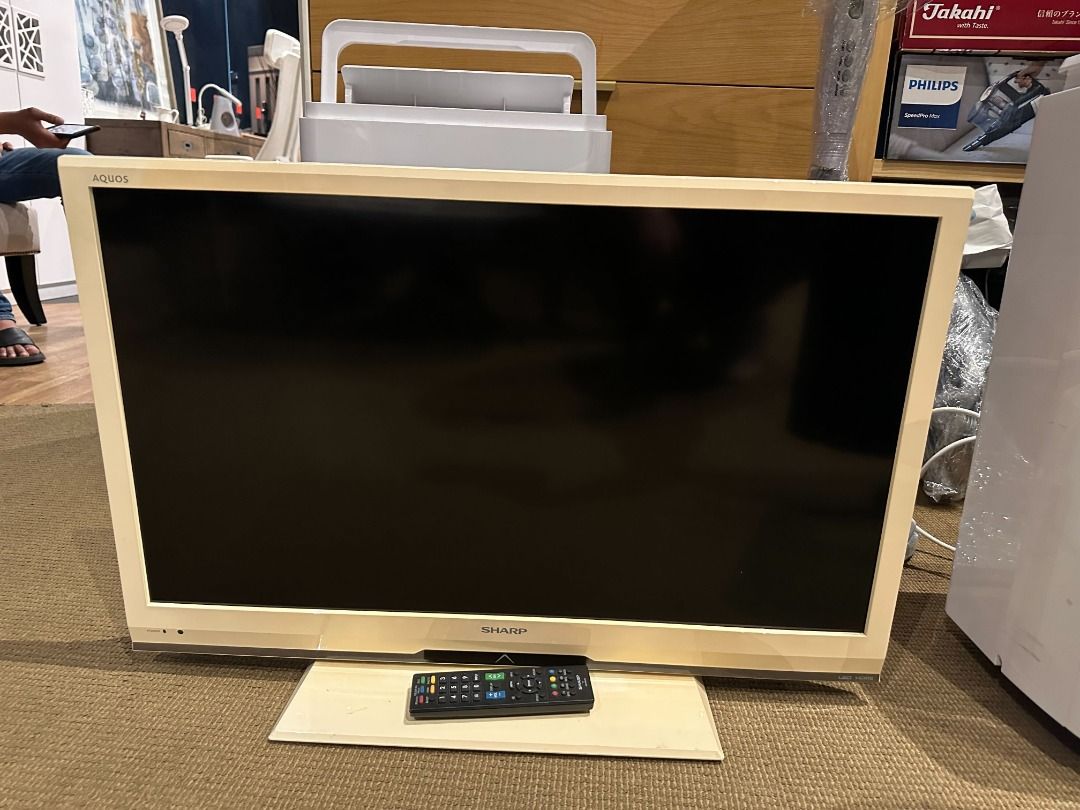 32" Sharp TV (Non-Smart) Model: LC-32LE340M-WH, TV & Home Appliances ...
