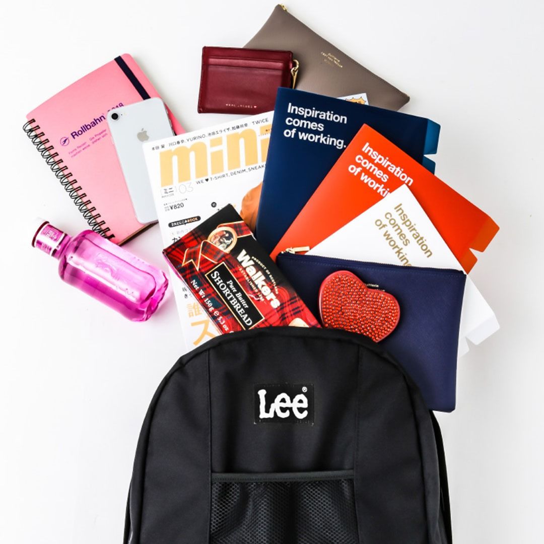 日本雜誌付錄 - Lee BACKPACK(白色版) 超豪華背包, 女裝, 手袋及銀包, 背囊 - Carousell
