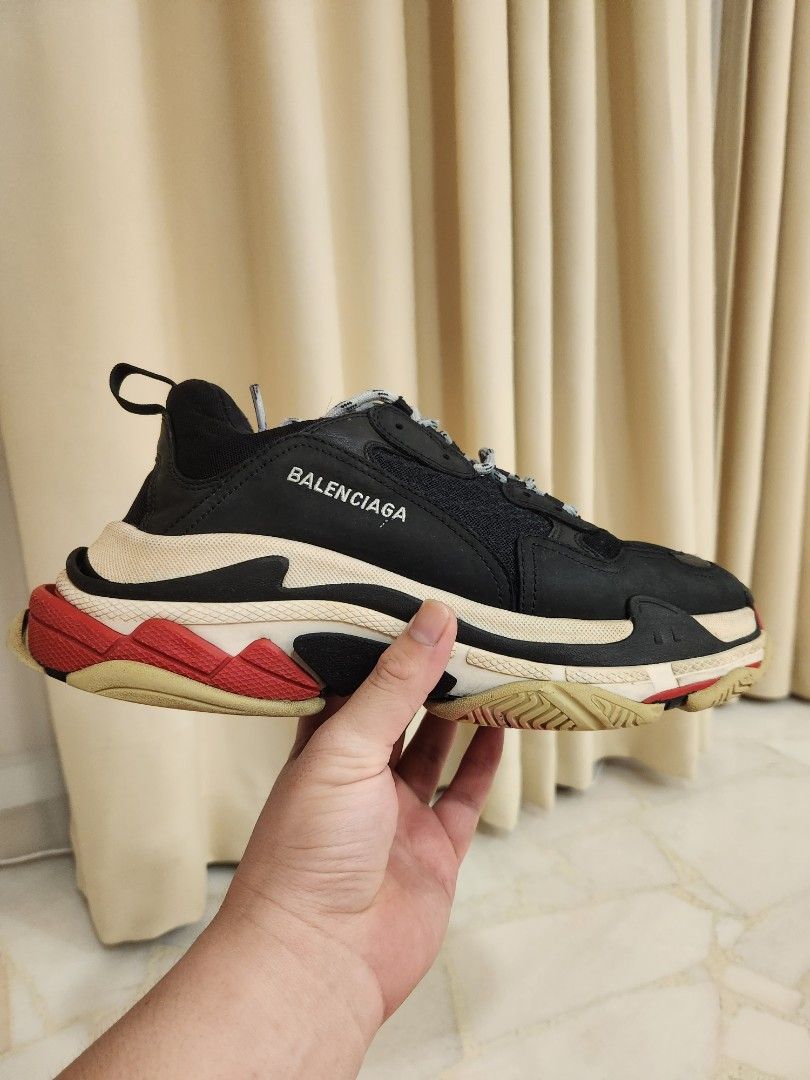 Balenciaga triple S, Men's Fashion, Footwear, Sneakers on Carousell