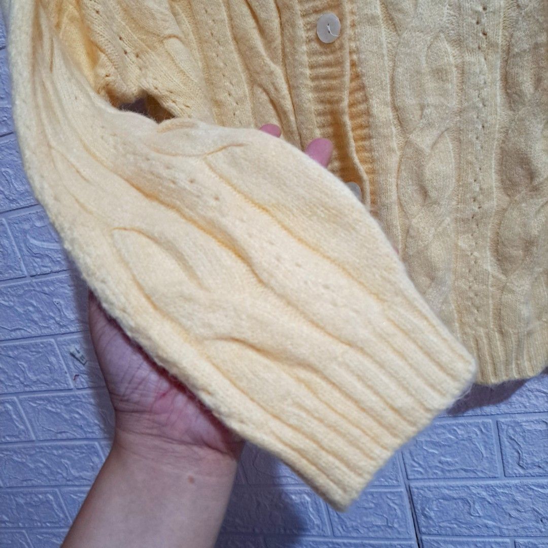 Cardigan kepang kuning soft pastel oversize, Fesyen Wanita, Pakaian ...