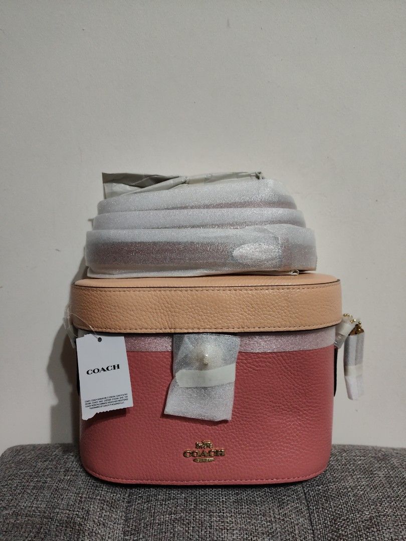 Coach vanity, Luxury, Bags & Wallets on Carousell