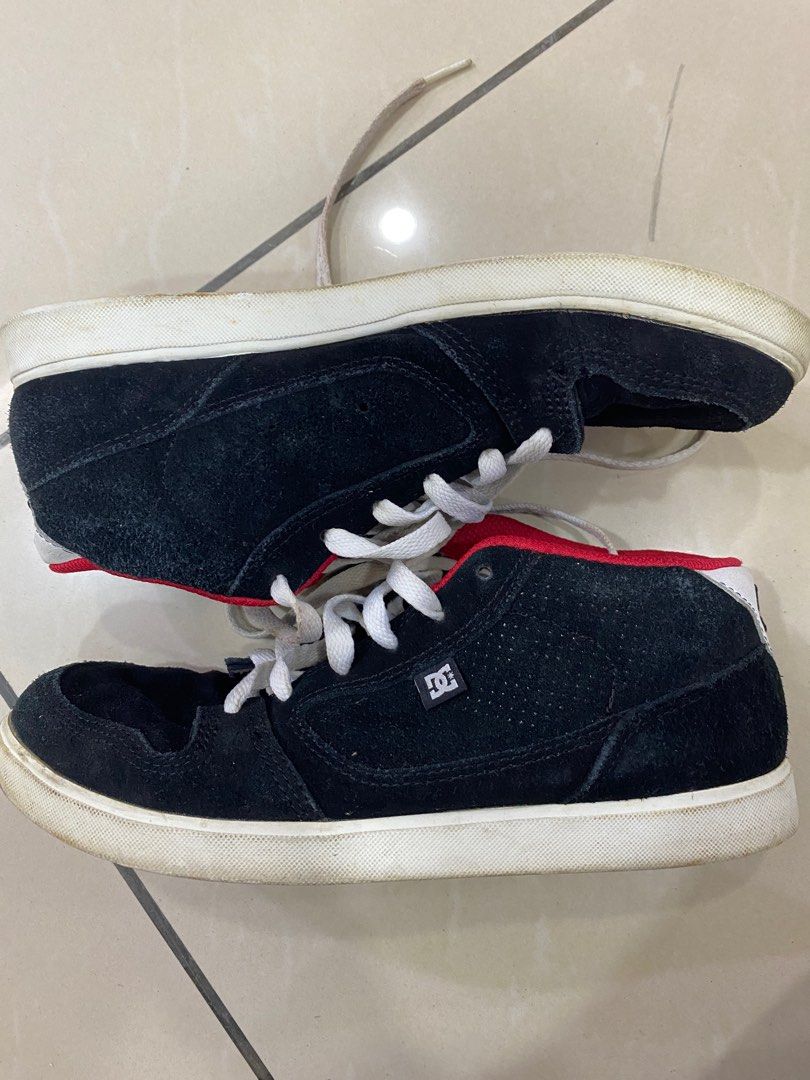 DC Shoes Black, Men's Fashion, Footwear, Sneakers on Carousell