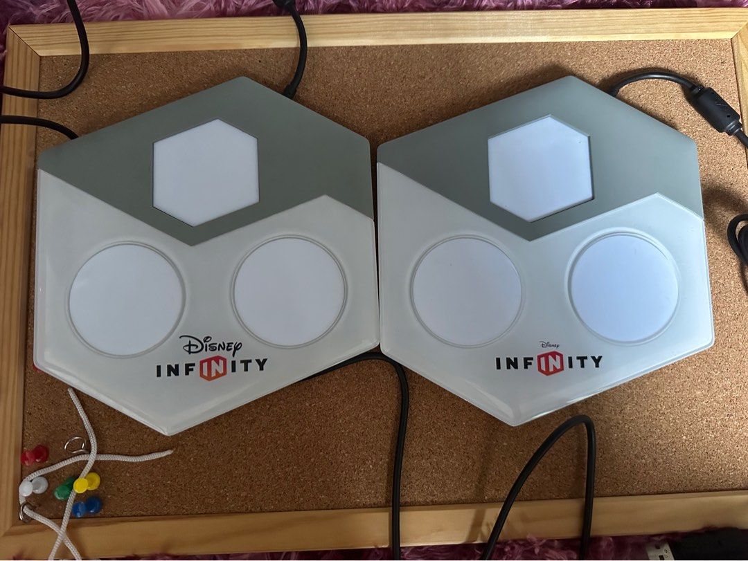 Disney Infinity Game CD + Base Plate, Video Gaming, Video Games, Xbox ...