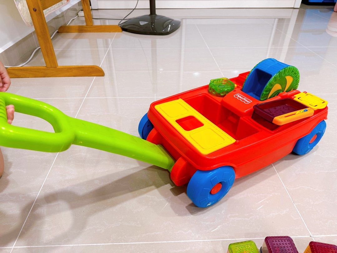 Fisher Price Pull & Play Wagon ( with sounds & lights), Hobbies & Toys ...