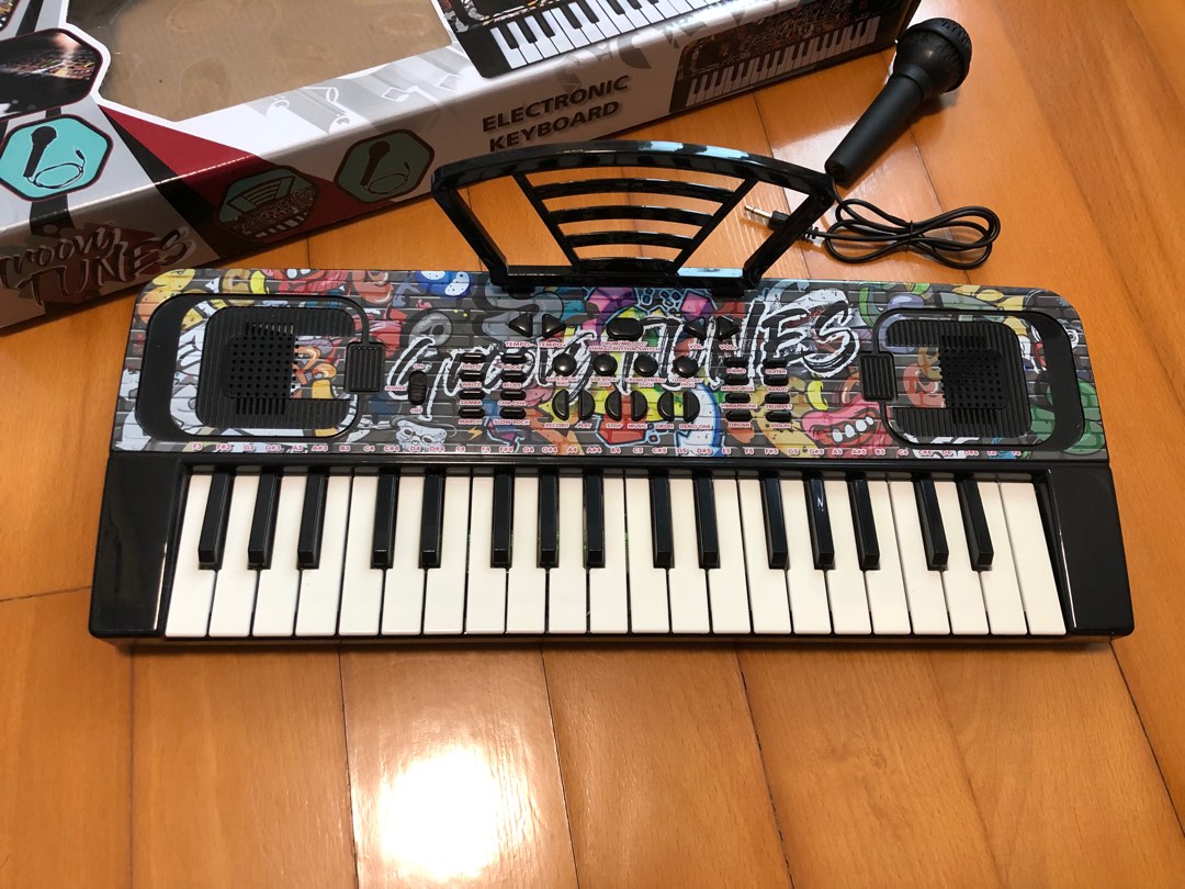 Groovy Tunes 37-Key Electronic Piano, 興趣及遊戲, 音樂、樂器 & 配件, 樂器 - Carousell