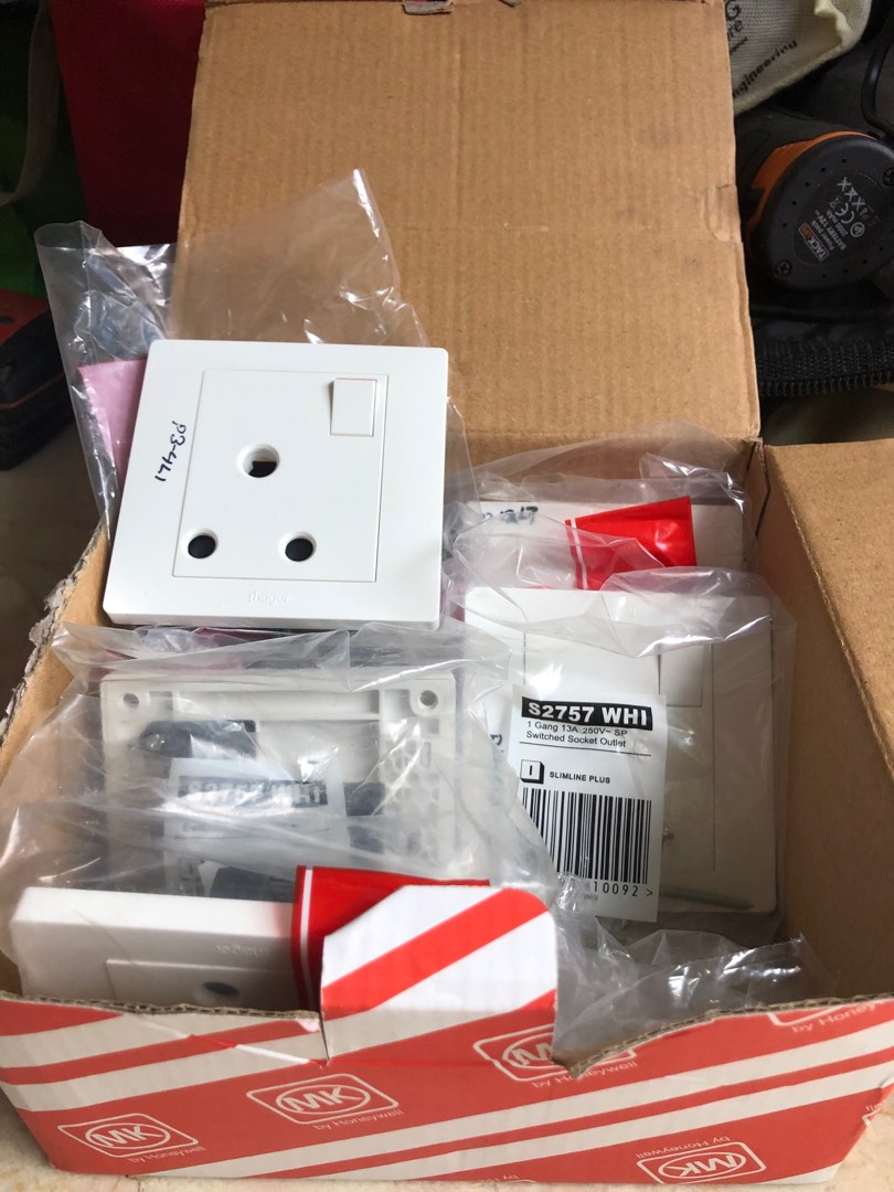Hager 15A power point faceplate socket, TV & Home Appliances ...