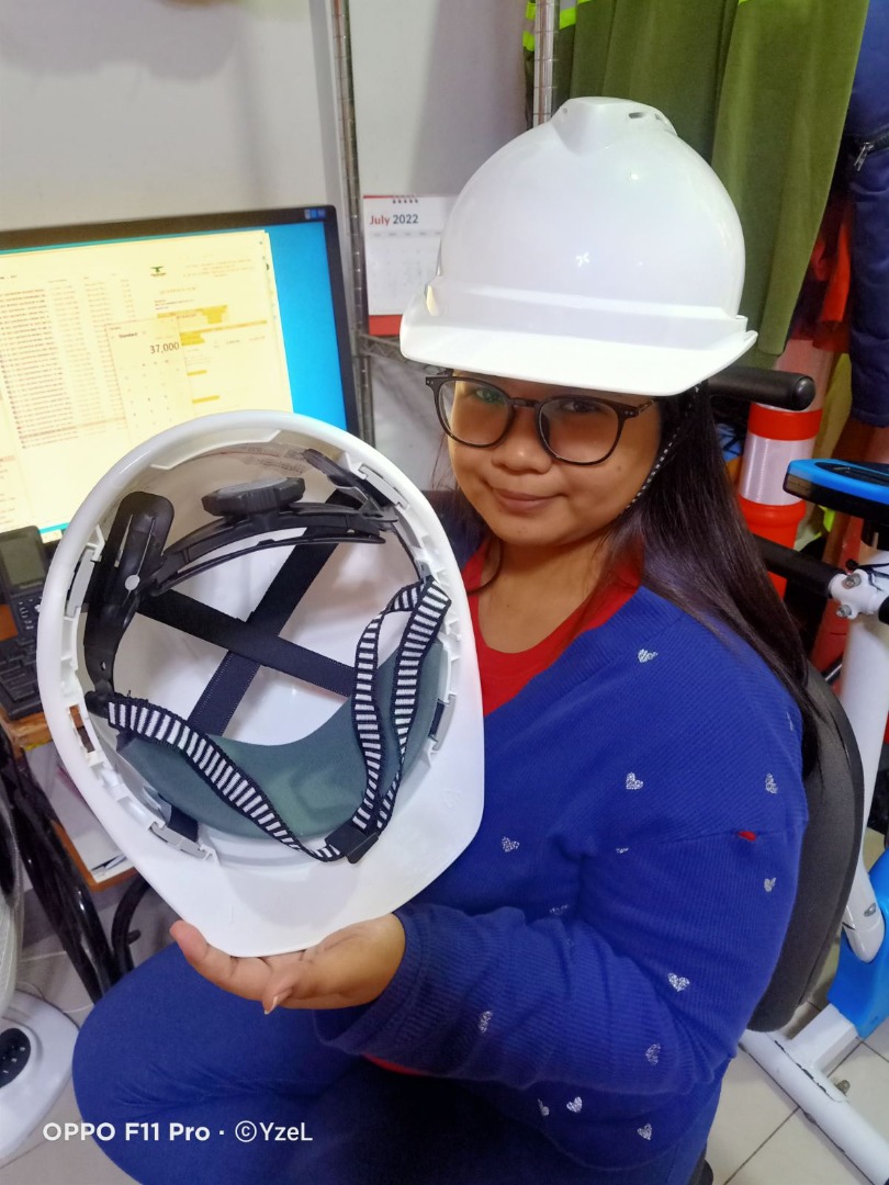 HARD HAT MSA BRAND, Commercial & Industrial, Construction & Building Materials on Carousell