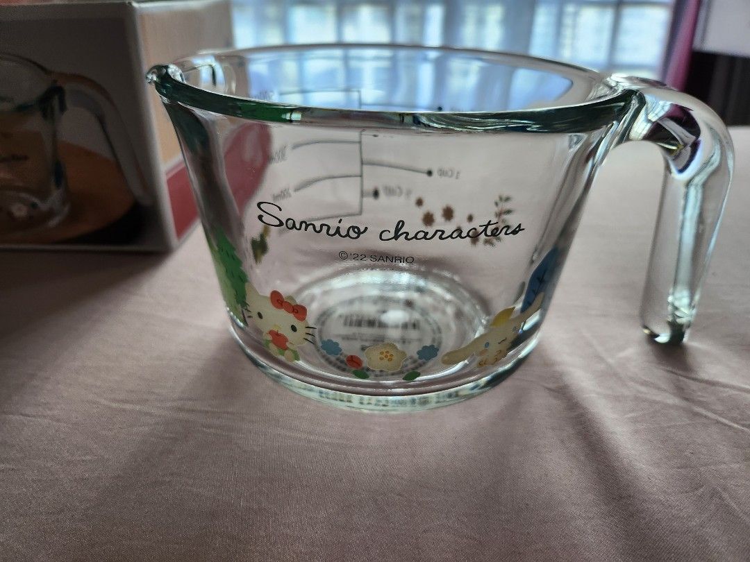 Hello Kitty Glass Measuring Cup, Furniture & Home Living, Kitchenware ...