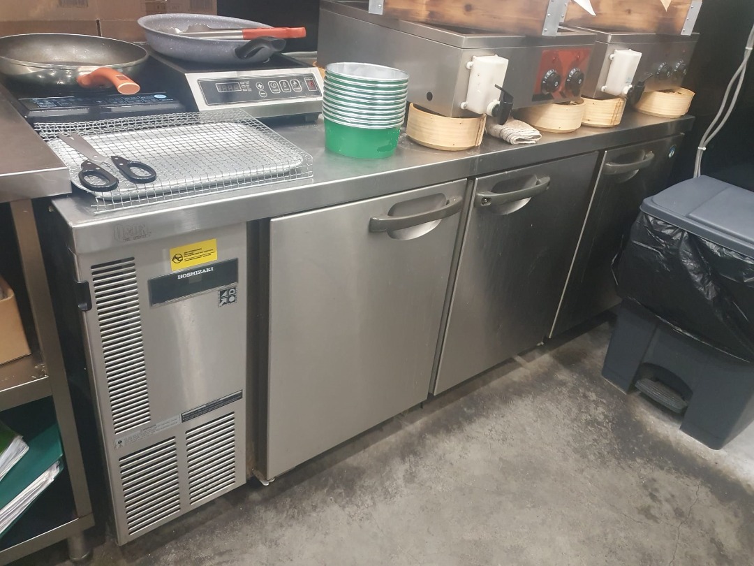 HOSHIZAKI FULL CHILLER UNDER COUNTER 3 DOOR 180Lx77Wx81H CM USED BAR ...