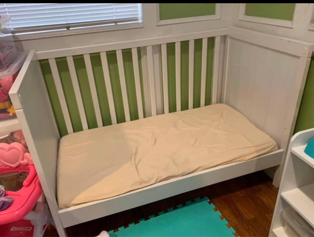 IKEA SUNDVIK CRIB, Furniture & Home Living, Furniture, Bed Frames & Mattresses on Carousell
