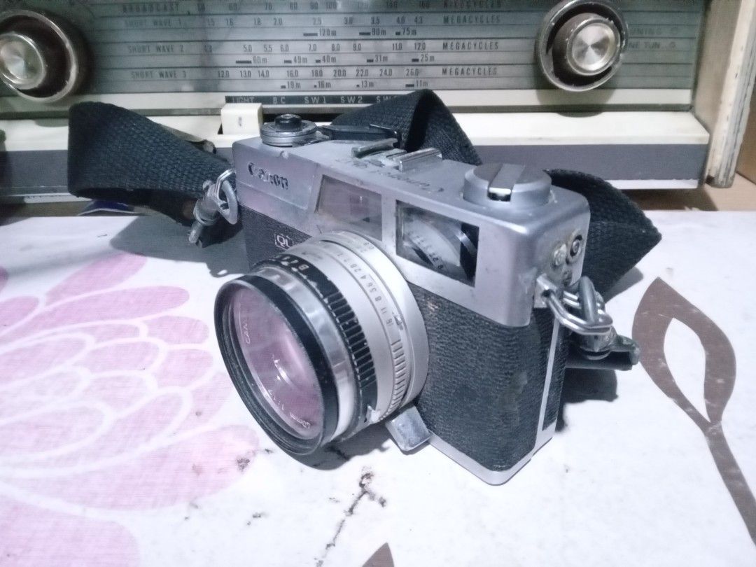 Kamera analog jadul Canon QL 17 Rangefinder koleksi antik dekorasi vintage pajangan retro klasik ...