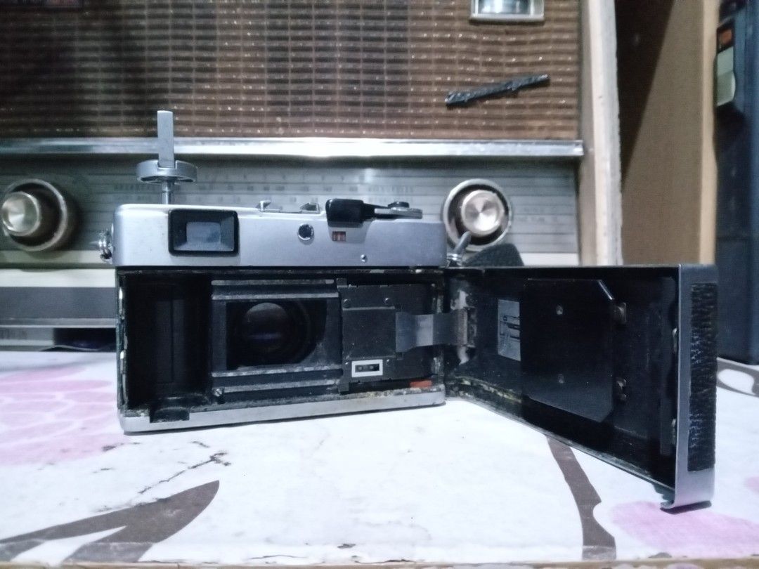 Kamera analog jadul Canon QL 17 Rangefinder koleksi antik dekorasi vintage pajangan retro klasik ...