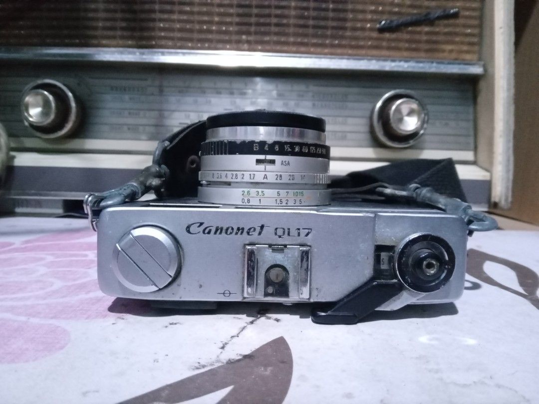 Kamera analog jadul Canon QL 17 Rangefinder koleksi antik dekorasi vintage pajangan retro klasik ...