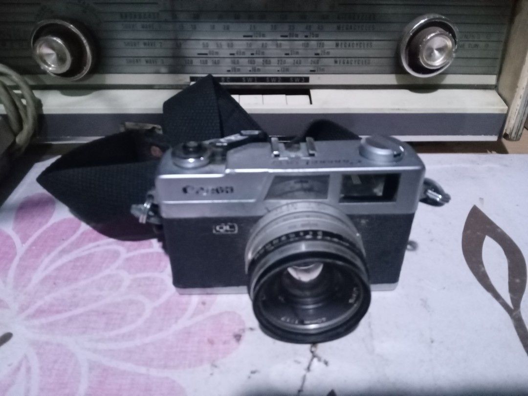 Kamera analog jadul Canon QL 17 Rangefinder koleksi antik dekorasi vintage pajangan retro klasik ...