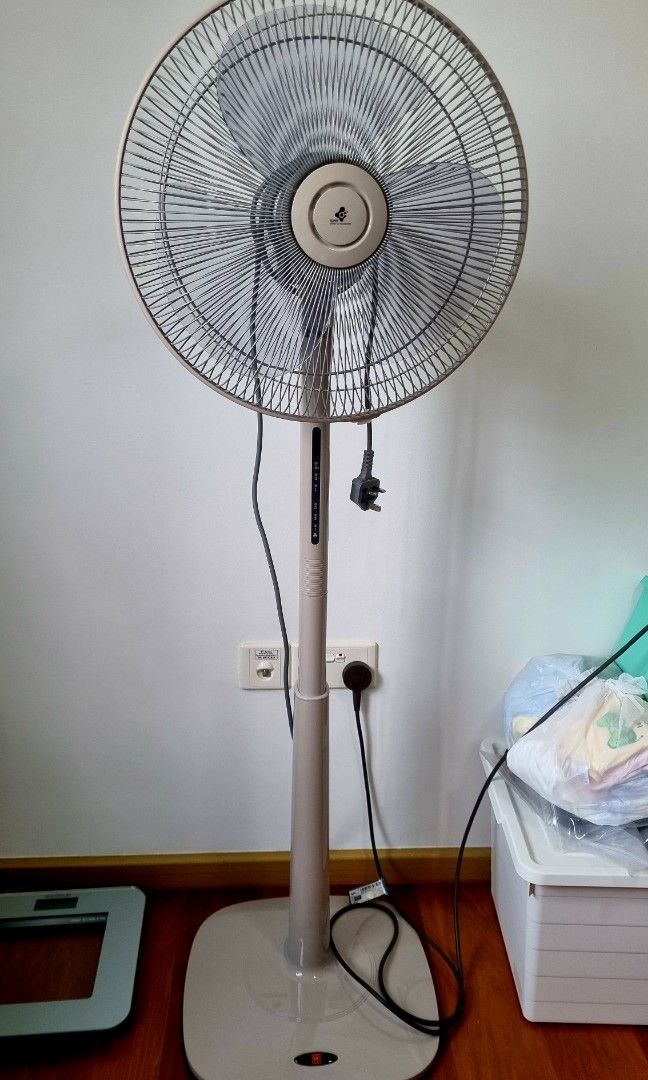 KDK Standing Fan M40KS with remote control, Furniture & Home Living ...
