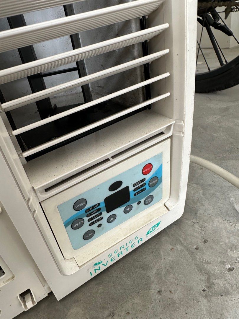 Kolin 1hp inverter type defective, TV & Home Appliances, Air ...