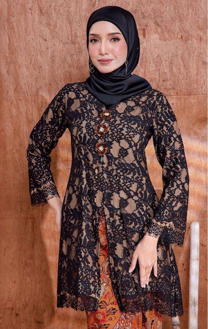 Batik Raya Premium Nusantara & lace kurung 2023, Women's Fashion ...