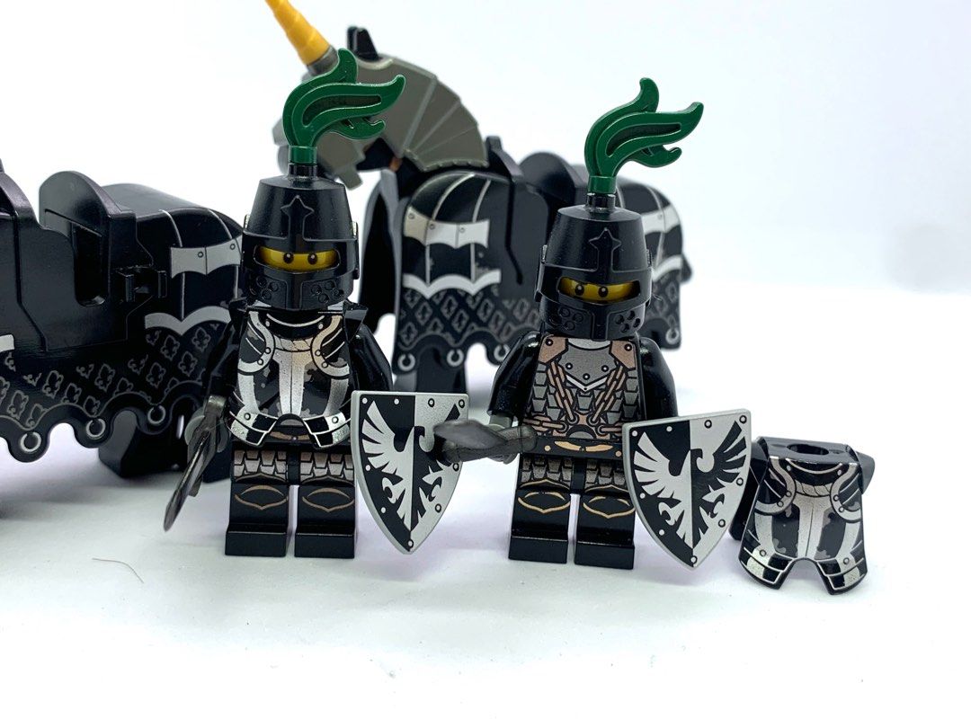 Lego castle 10223 Knight Black Falcon minifigure 城堡 黑鷹騎兵 馬甲 盾牌, 興趣及遊戲 ...