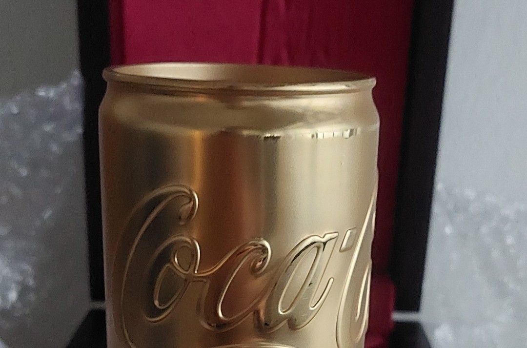 Limited edition 24K gold coke can, Everything Else on Carousell