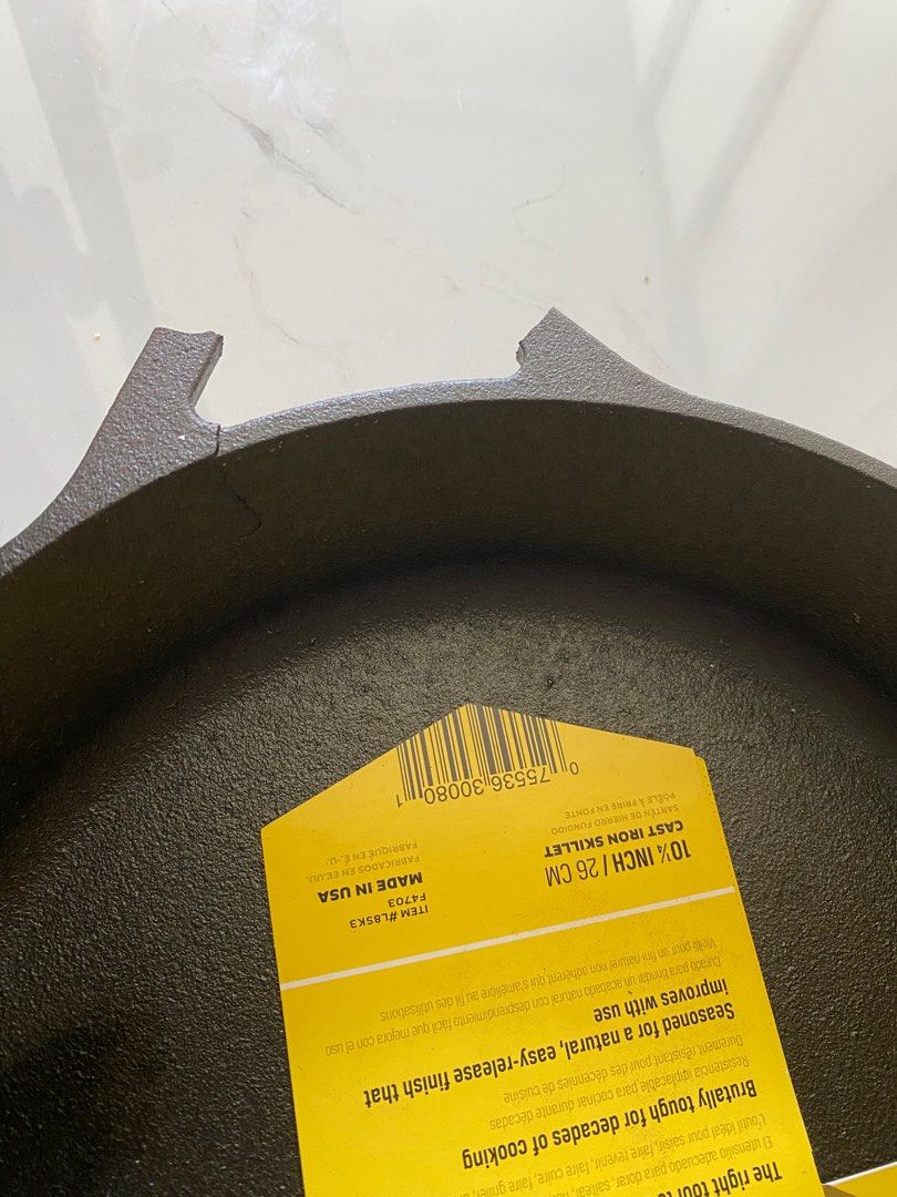 Lodge cast iron pan/Skillet ( defect), Furniture & Home Living ...