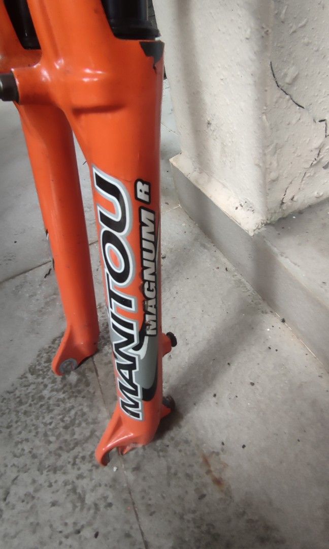 Manitou old style front shock, Sports Equipment, Bicycles & Parts ...
