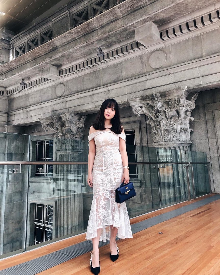 MDS Amie Lace Dress in White/Nude, Women's Fashion, Dresses & Sets ...