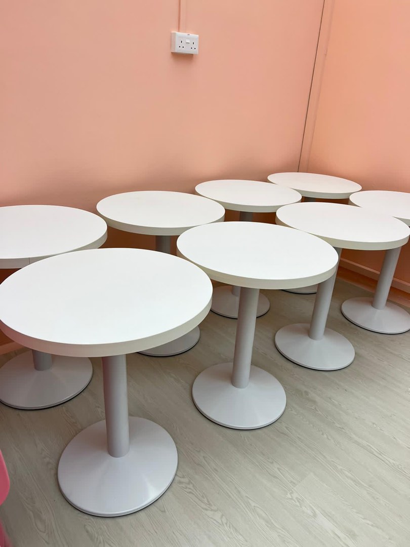 Minimalist Round Table in White for Home / Cafe / Pub and Commercial ...