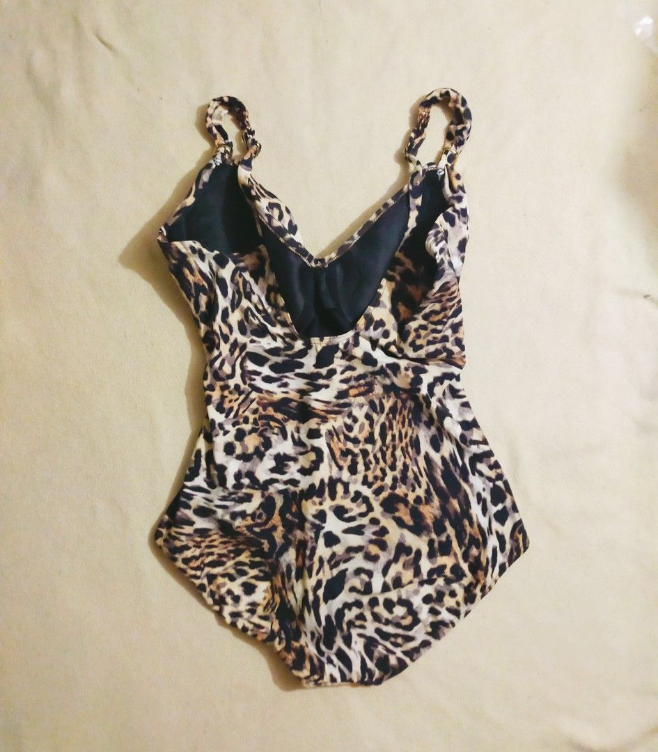 MIRACLESUIT LEOPARD TUMMY CONTROL ONE PIECE SWIMSUIT on Carousell
