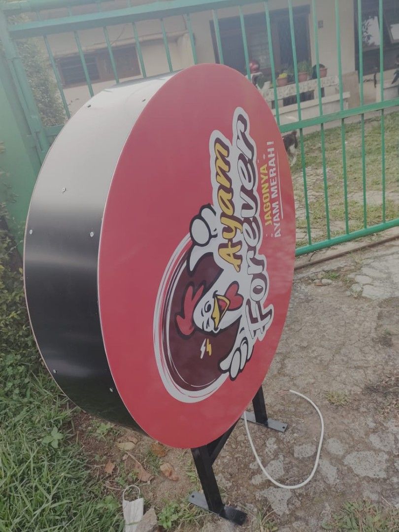 Neon box bulat diameter 60cm, Barang Mewah, Aksesoris di Carousell