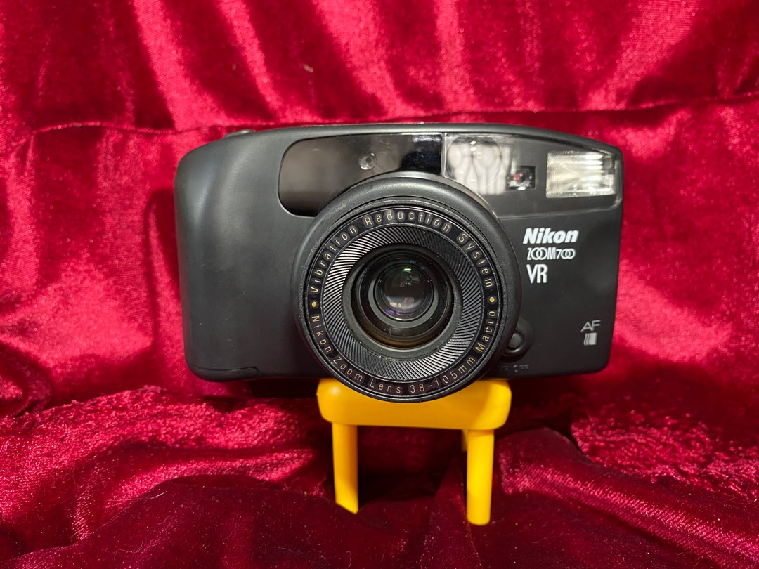 Nikon Zoom 700 VR, Photography, Cameras on Carousell