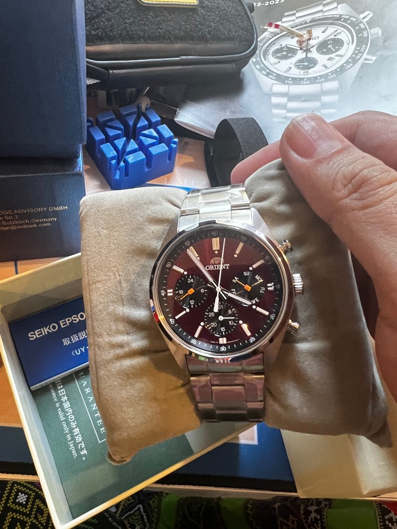 Orient Neo70s Red Panda Quartz, Men's Fashion, Watches & Accessories ...