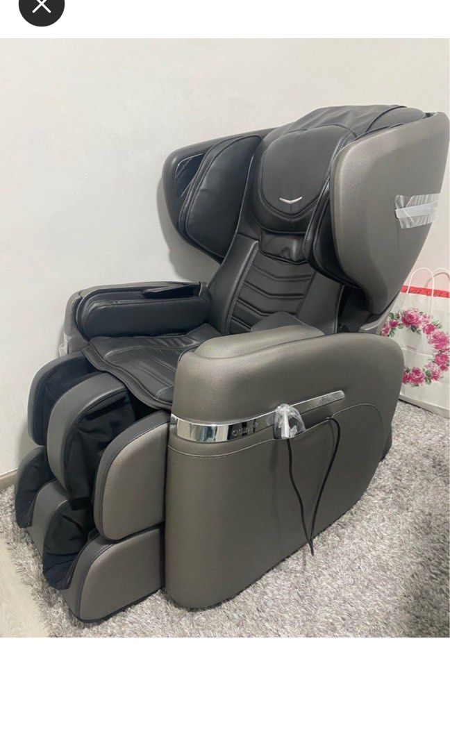 OSIM os-890 uDivine V (220V) Grey Massage Chair, Health & Nutrition ...
