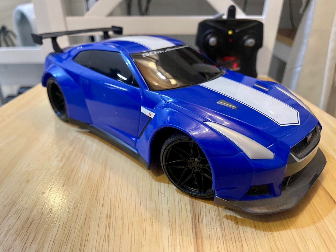 RC NISSAN GTR 2009 ( 50th anniversary ) JADA on Carousell