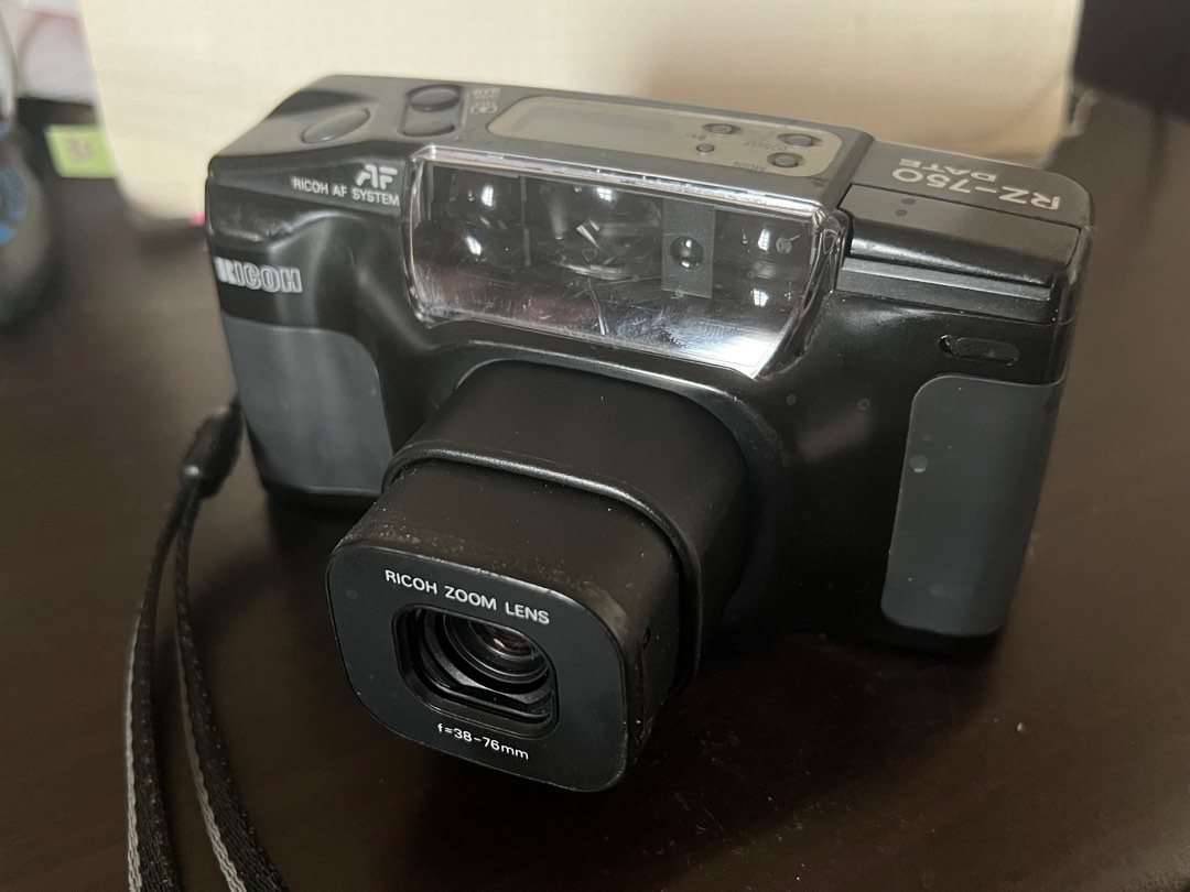 RICOH RZ-750 35mm point and shoot with free battery and strap ...