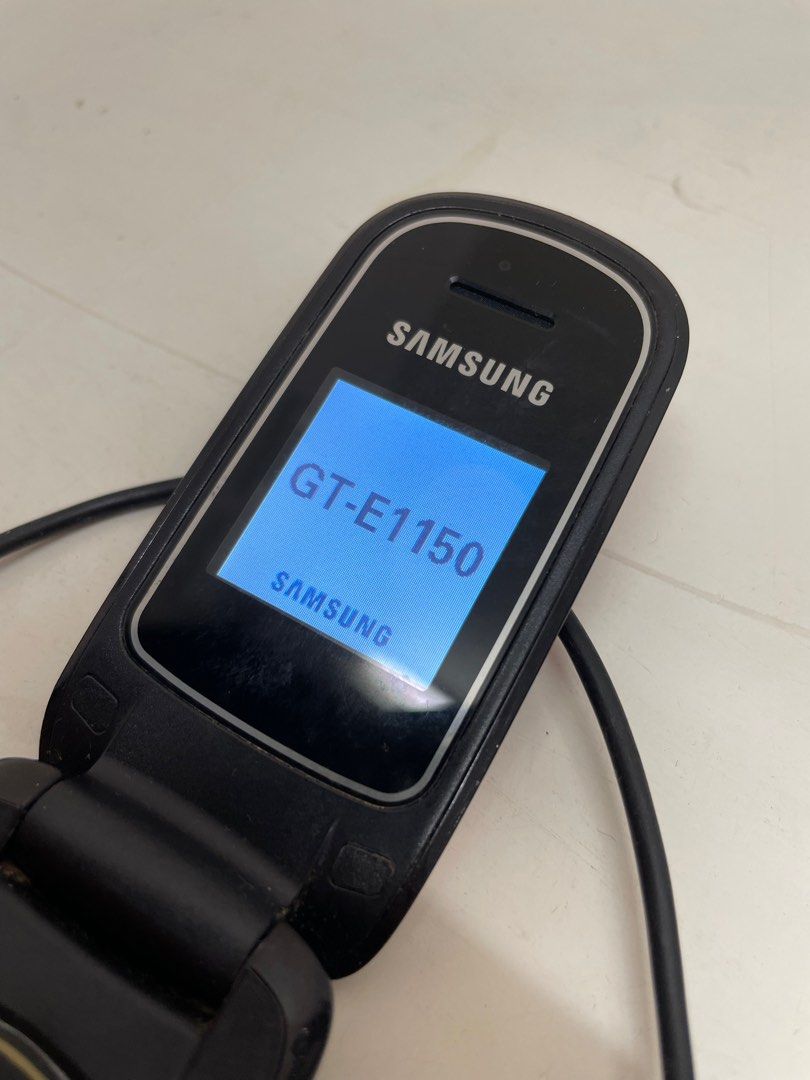 Samsung E1150 Mobile Phone | Flip Fold Sim Free, 手提電話, 手機, 其他手機 - Carousell