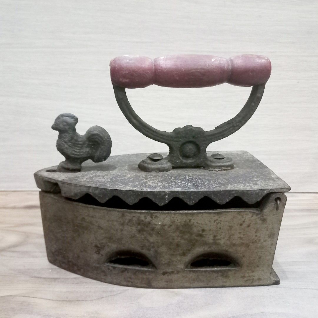 Setrika ayam (besi), Antik, Pajangan di Carousell