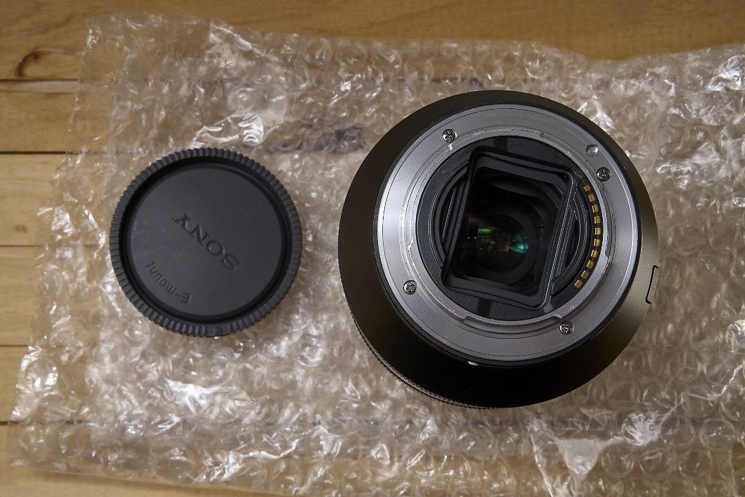 Sony FE 24-240mm, 攝影器材, 鏡頭及裝備 - Carousell